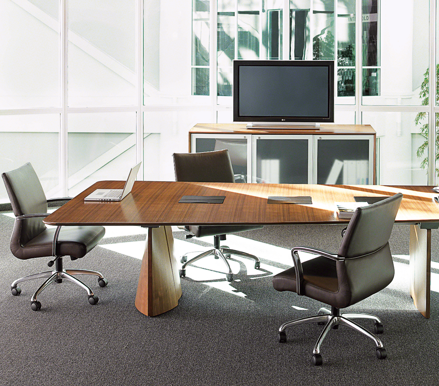 Chord Modern Conference & Executive Chairs | Coalesse